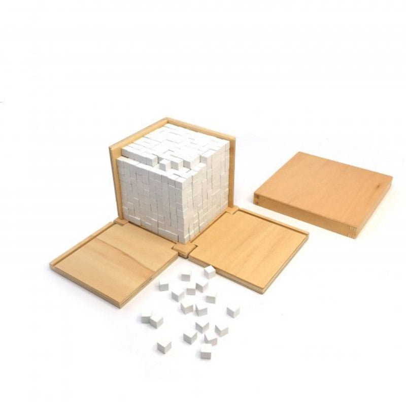 Caja de volumen con 1000 cubos – Bemerry Montessori